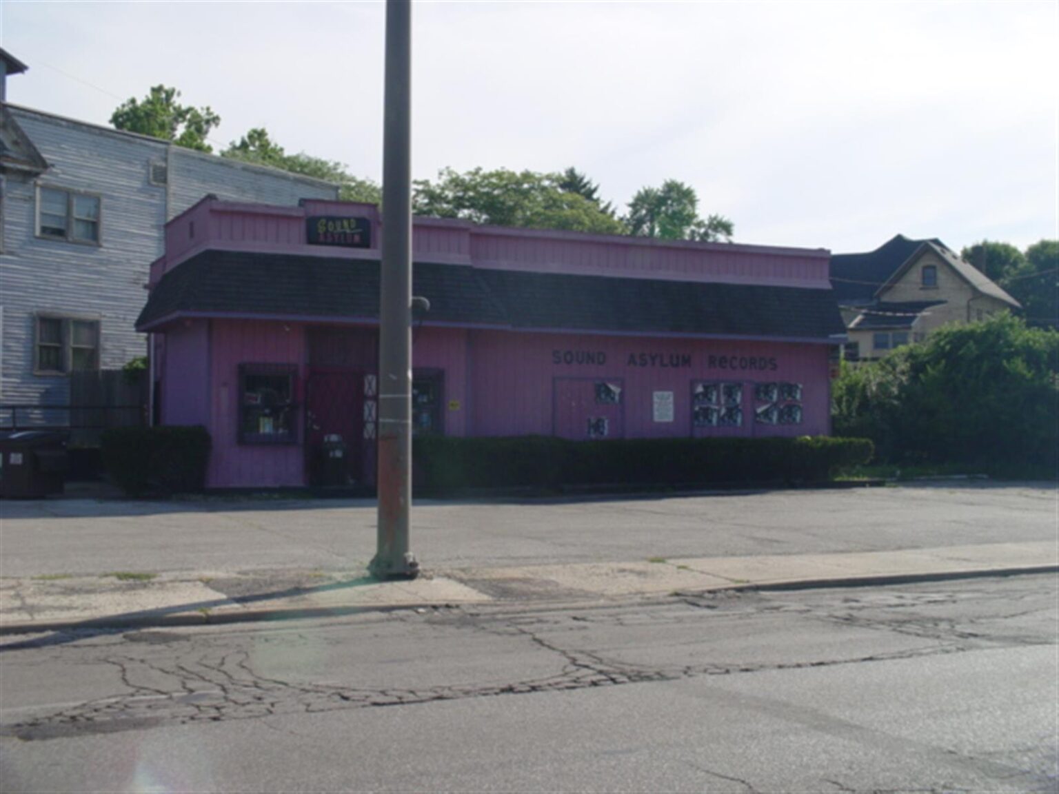 Sound Asylum Records, 2582 Monroe Street - Retro Toledo Metro